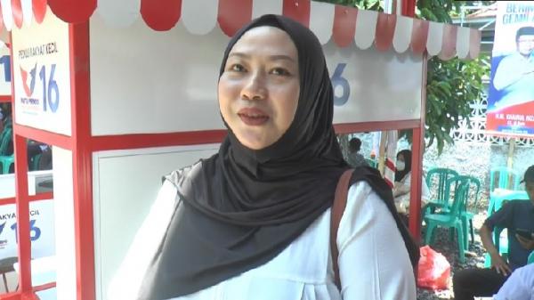 Cerita Pedagang Mi Ayam di NTB Dapat Gerobak Perindo, Sangat Bantu ... Cerita Pedagang Mi Ayam di NTB Dapat Gerobak Perindo, Sangat Bantu ...