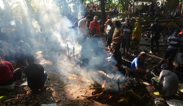Potret Tradisi Sadranan dan Nguras Sendang Gede di Pudakpayung Semarang