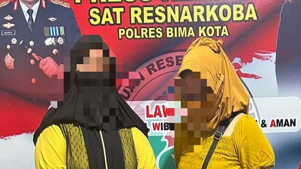 2 Wanita Cantik di Bima Ditangkap, Diduga Jadi Pengedar Sabu 2 Wanita Cantik di Bima Ditangkap, Diduga Jadi Pengedar Sabu