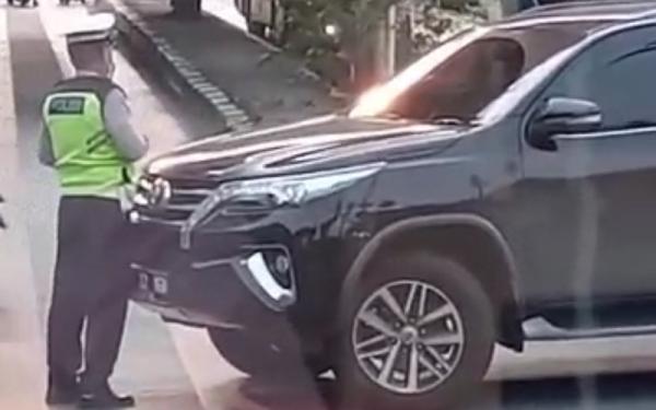 Viral Polisi Nyaris Ditabrak Fortuner Langgar Lalu Lintas di Cengkareng, Begini Kronologinya