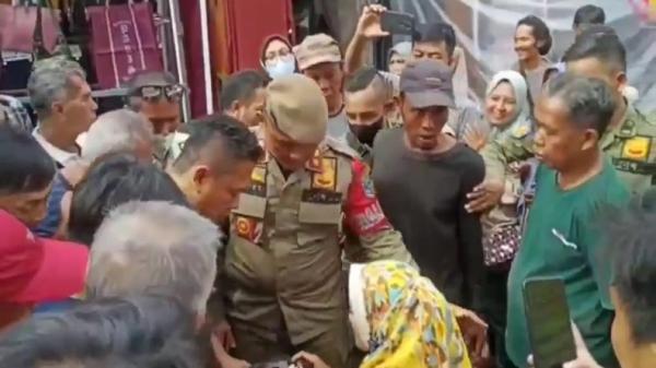 Tepergok Curi Celana, Emak-Emak asal Ciamis Nyaris Dihajar Massa di Tasikmalaya