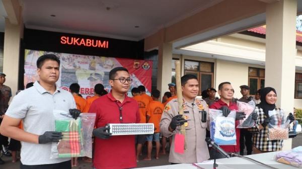 3 Pria Paruh Baya dan Lansia di Sukabumi Perkosa Anak Tiri 3 Pria Paruh Baya dan Lansia di Sukabumi Perkosa Anak Tiri