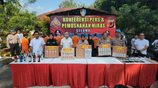 Belasan Pengedar Narkoba Ditangkap di Subang, Polisi Sita Barang Bukti Sabu dan Ganja