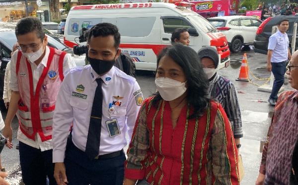 Mudik Lebaran, Menteri PPPA Datangi Stasiun Pasar Senen Tinjau Fasilitas untuk Perempuan dan Anak