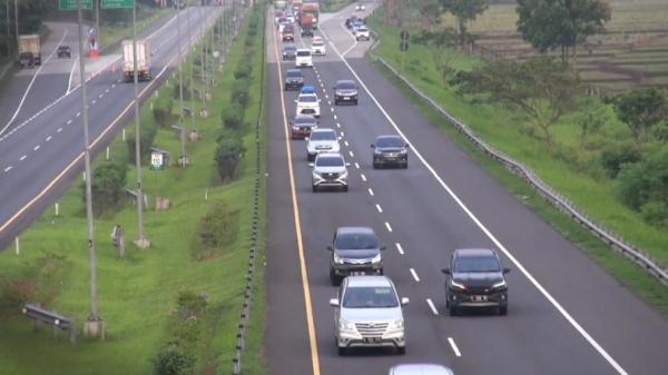 H-4 Lebaran 2023, Arus Mudik di Tol Cipali Subang Ramai Lancar