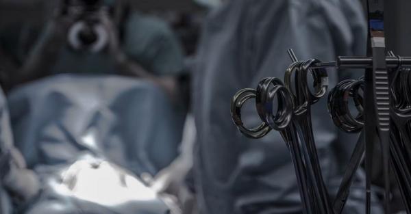 Kisah Pilu Perempuan Hidup dengan Jarum Operasi yang Tertinggal di ...