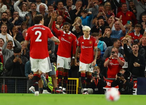 Hasil Man United Vs Chelsea: Menang Telak 4-1, Red Devils Main Liga ...