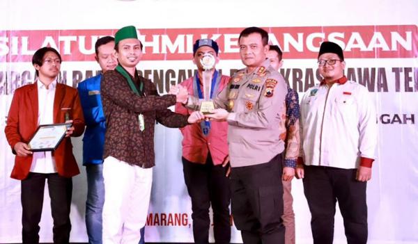 Polda Jateng Libatkan Mahasiswa Amankan Tahapan Pemilu 2024 Polda Jateng Libatkan Mahasiswa Amankan Tahapan Pemilu 2024