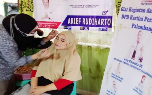 Kembangkan Ekonomi Rakyat, Perindo Gelar Pelatihan Make Up Gratis Kembangkan Ekonomi Rakyat, Perindo Gelar Pelatihan Make Up Gratis