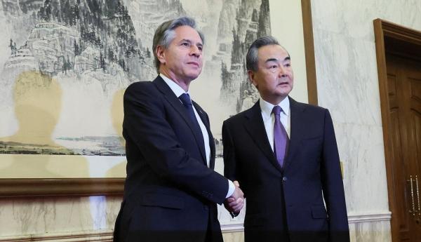 Menlu AS Antony Blinken Kunjungi China, Berjabat Tangan dengan Wang Yi Menlu AS Antony Blinken Kunjungi China, Berjabat Tangan dengan Wang Yi