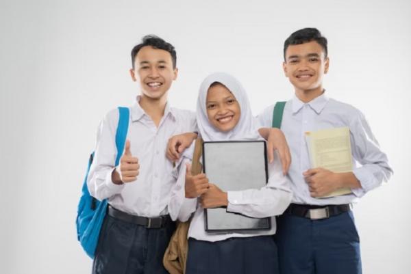 31 Contoh Catatan Wali Kelas di Raport SMA soal Perkembangan