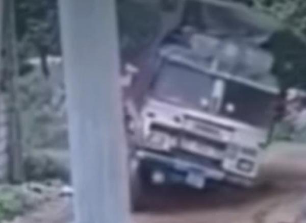 Viral Bodi Truk Terpisah dari Sasis, Layaknya Film Transformer di Dunia Nyata