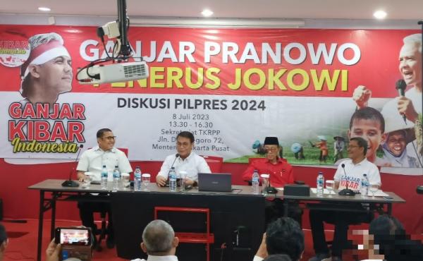 Ahmad Basarah: Ganjar Pranowo Lahir dari Keluarga Biasa seperti Kita Semua Ahmad Basarah: Ganjar Pranowo Lahir dari Keluarga Biasa seperti Kita Semua