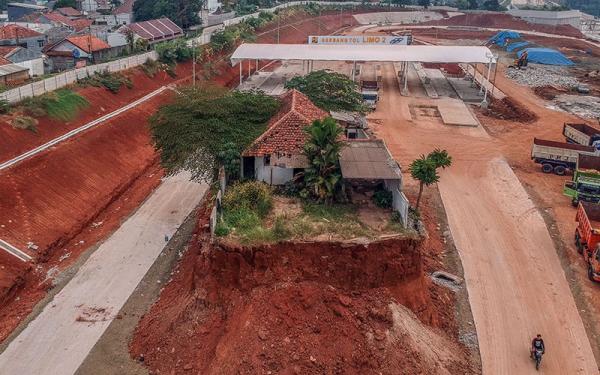 Viral Rumah Masih Berdiri di Tengah Proyek Tol Cijago Depok, Begini ... Viral Rumah Masih Berdiri di Tengah Proyek Tol Cijago Depok, Begini ...