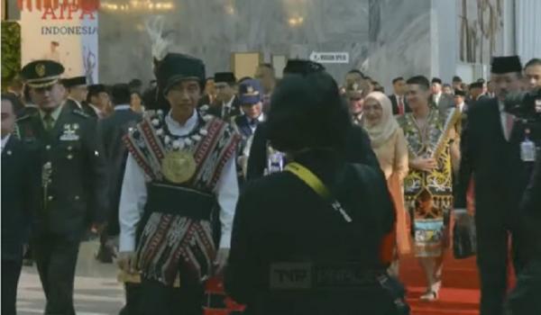 Baju Adat Tanimbar Dari Maluku Dipakai Jokowi Di Sidang Tahunan Mpr 2023