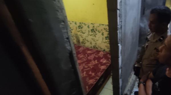 Semarang Gempar, Istri Ditemukan Tewas Penuh Luka Diduga Dianiaya Suami Semarang Gempar, Istri Ditemukan Tewas Penuh Luka Diduga Dianiaya Suami
