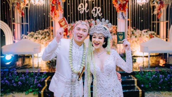 Hana Hanifah Unggah Foto Sah Menikah, Netizen: Diam-Diam Udah Sold Out
