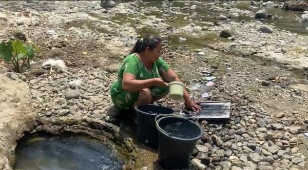 Potret Memprihatinkan Kekeringan di Banjarnegara, Warga Gunakan Air Sungai Berbusa dan Bau