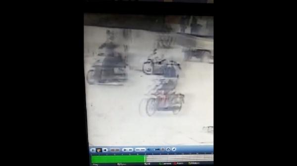 Detik-detik Ibu Tewas Tertabrak Motor saat Antar Anak Sekolah di Tangsel Detik-detik Ibu Tewas Tertabrak Motor saat Antar Anak Sekolah di Tangsel