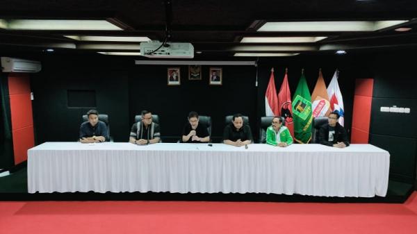 Mantan Kabais TNI Letjen (Purn) Joni Supriyanto serta Purnawirawan AL ... Mantan Kabais TNI Letjen (Purn) Joni Supriyanto serta Purnawirawan AL ...