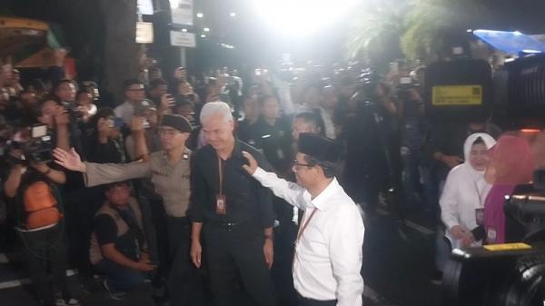 Ganjar Mahfud Tiba Di Kpu Ikuti Pengundian Nomor Urut Capres Cawapres