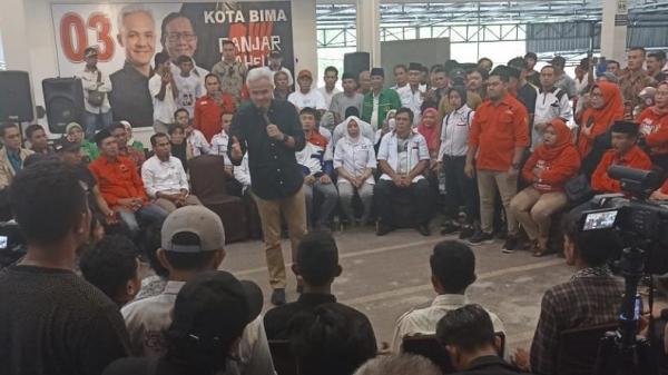 Bertemu Relawan di NTB, Ganjar: SDM Unggul Kunci Entaskan Kemiskinan Bertemu Relawan di NTB, Ganjar: SDM Unggul Kunci Entaskan Kemiskinan