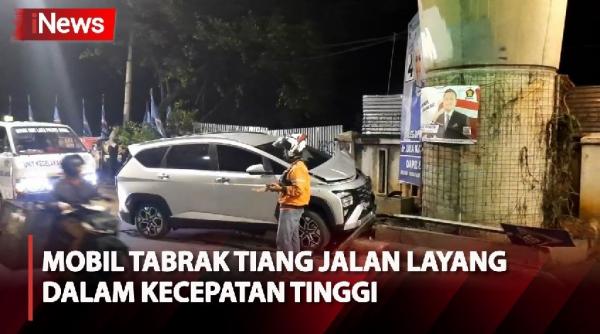 Mobil SUV Tabrak Tiang Jalan Layang Non-Tol Antasari dalam Kecepatan Tinggi