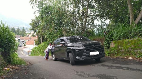 Terkenal Ekstrem, Tanjakan SpongeBob Lembang Buat Mobil dan Motor Loyo ...