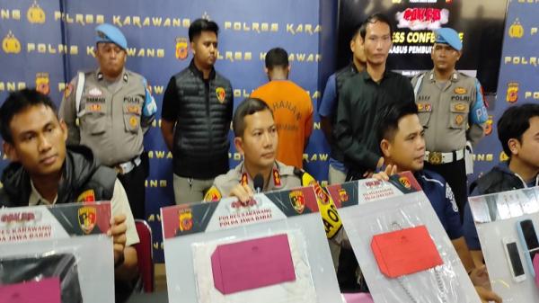 Sadis, Pria di Karawang Bunuh Pacar Sesama Jenis gegara Diminta ... Sadis, Pria di Karawang Bunuh Pacar Sesama Jenis gegara Diminta ...