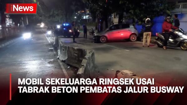 Tabrak Beton Pembatas Jalur Busway di Jaksel, Mobil yang Ditumpangi ... Tabrak Beton Pembatas Jalur Busway di Jaksel, Mobil yang Ditumpangi ...