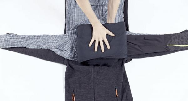 4 Cara Melipat Pakaian untuk Packing Mudik Lebaran, Dijamin Muat Banyak!