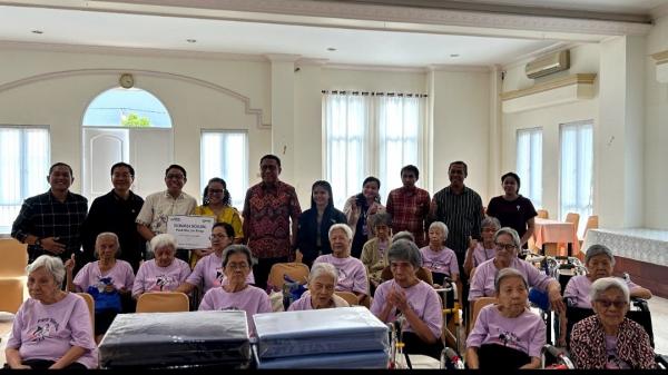 Berbagi Kasih Pada Para Lansia, MNC Vision Network Kunjungi Panti Werdha Berea