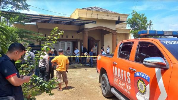 Kumpulkan Bukti, Polisi Buru Pembunuh Sadis Ibu dan Anak di Palembang
