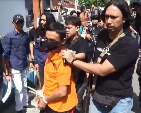 Pria di Makassar Cor Jasad Istri 6 Tahun Silam Jalani Rekonstruksi, Warga Emosi