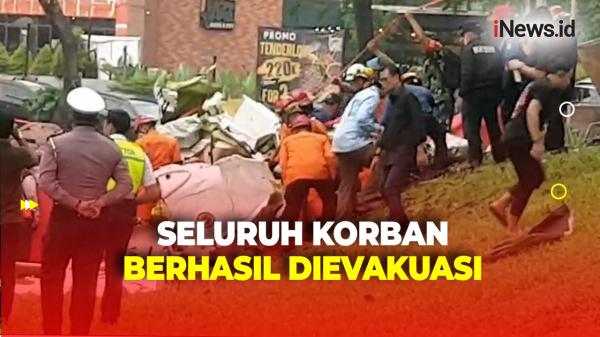 Berhasil Dievakuasi, Seluruh Jenazah Korban Pesawat Latih Jatuh di BSD Dibawa ke RS Polri Kramat ...