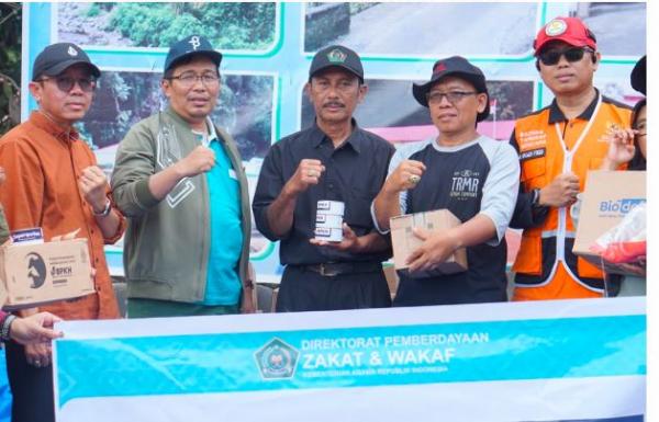Baznas, LAZ dan Kemenag Salurkan Bantuan bagi Korban Banjir Bandang di Sumbar