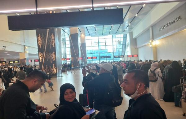 Server Pusat Data Nasional Down, Antrean Imigrasi Bandara Soetta Mengular