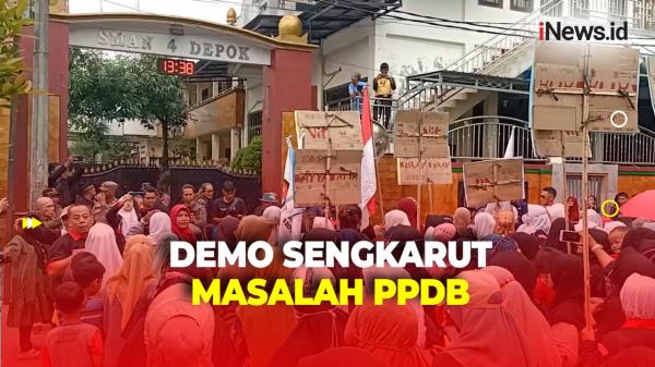 Gelar Demo di Depan SMAN 4 Depok, Ratusan Emak-Emak Soroti Sengkarut ... Gelar Demo di Depan SMAN 4 Depok, Ratusan Emak-Emak Soroti Sengkarut ...