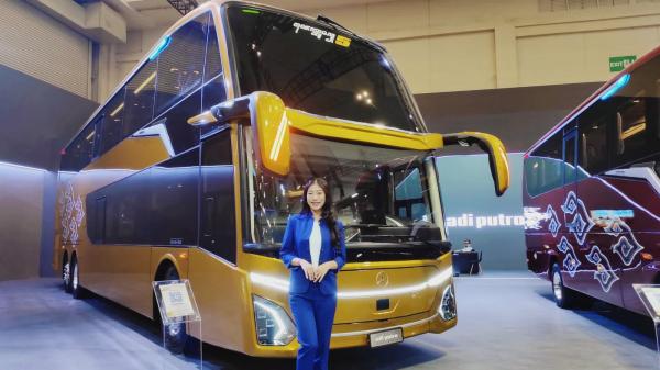 Adiputro Pamer Bus Mewah Super Double Decker Sasis Mercedes-Benz 2445 ...