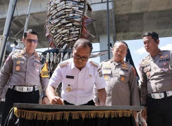 Resmikan Tugu Ikan Knalpot Brong, Danny Pomanto: Ini Asli Ekspresi Khas ...