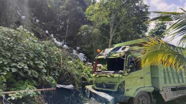 Kecelakaan Truk Muatan Cengkeh Masuk Jurang 30 Meter di Kolaka, Sopir dan Kernet Kritis