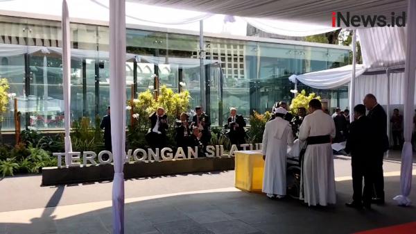 Tiba di Masjid Istiqlal, Paus Fransiskus Diajak Lihat Terowongan Silaturahmi