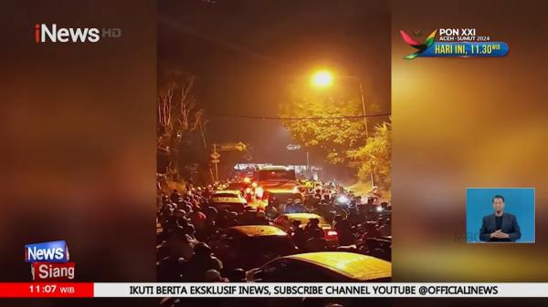 Wisatawan Terjebak Macet Selama Belasan Jam di Puncak