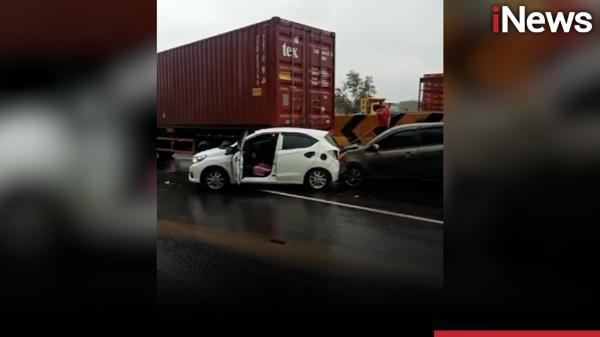 Breaking News! Kecelakaan Beruntun di Tol Purbaleunyi, Libatkan Puluhan Mobil