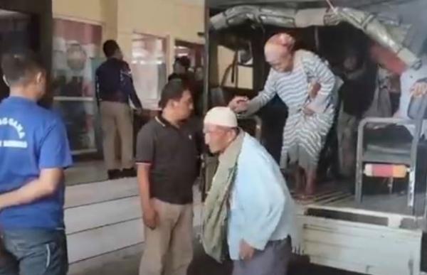 Bikin Melongo, Pengemis Lansia di Bondowoso Raup Rp600.000 per Hari dan ...