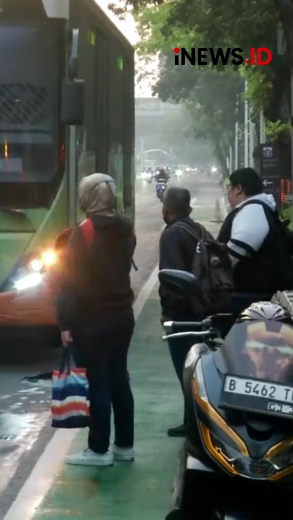 ASN Jakarta Wajib Gunakan Transportasi Umum Mulai Hari Ini