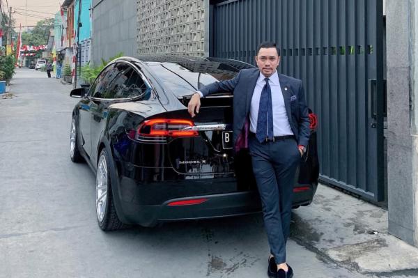 Mobil Mewah Ahmad Sahroni: dari Ferrari 488 hingga BMW i8 Inilah Koleksi Lengkap Crazy Rich Priok!