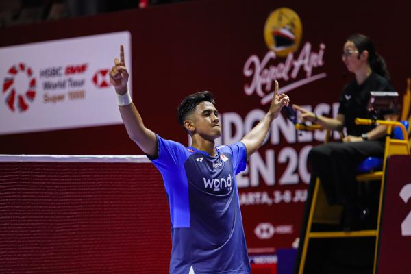 Viktor Axelsen Buka Jalan Emas Alwi Farhan Tampil Perdana di Kejuaraan Dunia 2025