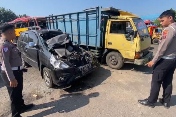 Identitas 3 Korban Tewas Sekeluarga Kecelakaan di Tol Jombang, Warga asal Surabaya
