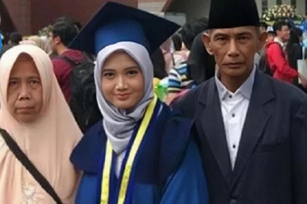Kisah Hera Putri Anak Tukang Becak Lulus S2 ITB di Usia 22 Tahun, Kini Jadi Dosen Kimia